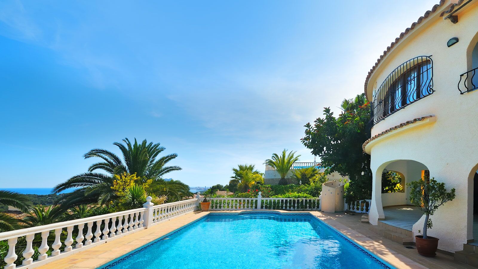 Ferienhaus mit Pool: Poolhäuser günstig bei e-domizil buchen